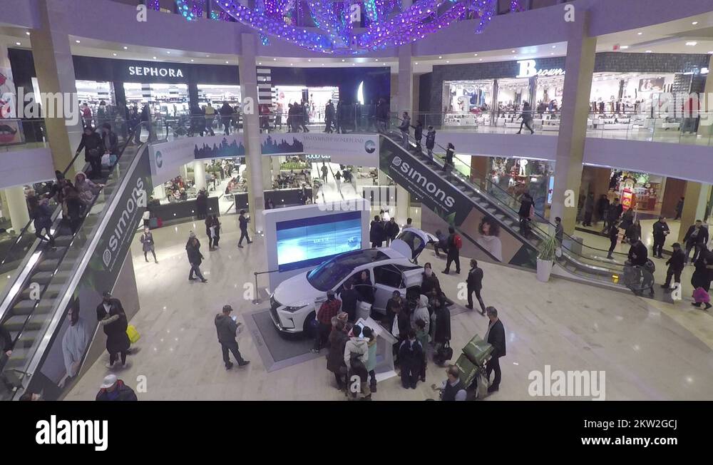 Centre square mall Stock Videos & Footage - HD and 4K Video Clips - Alamy