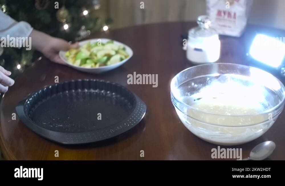 Baking plate Stock Videos & Footage - HD and 4K Video Clips - Alamy