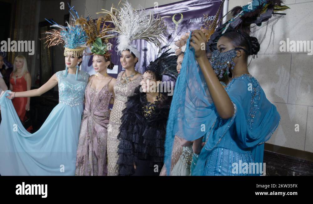 La models Stock Videos & Footage - HD and 4K Video Clips - Alamy