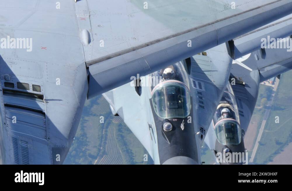 Close Formation of Mikoyan Gurevich MiG 29 Fulcrum in Flight Video ...