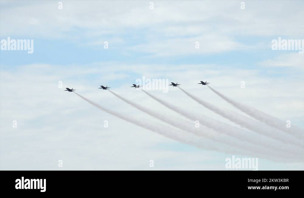 Airplane display team Stock Videos & Footage - HD and 4K Video Clips ...