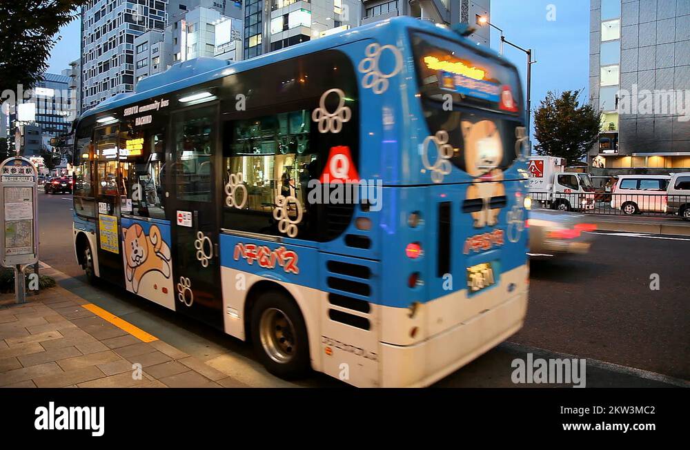 Bus departures Stock Videos & Footage - HD and 4K Video Clips - Alamy