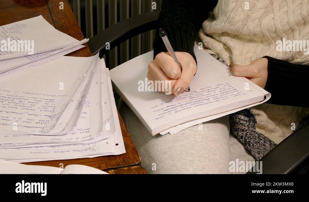 Writing biro Stock Videos & Footage - HD and 4K Video Clips - Alamy
