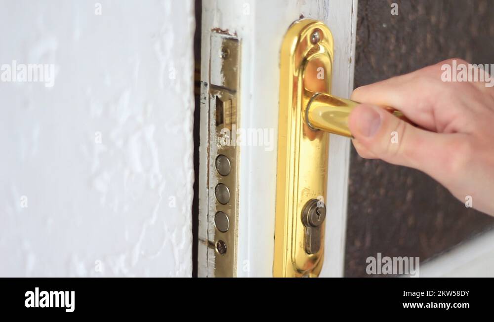 Closing a door Stock Videos & Footage - HD and 4K Video Clips - Alamy