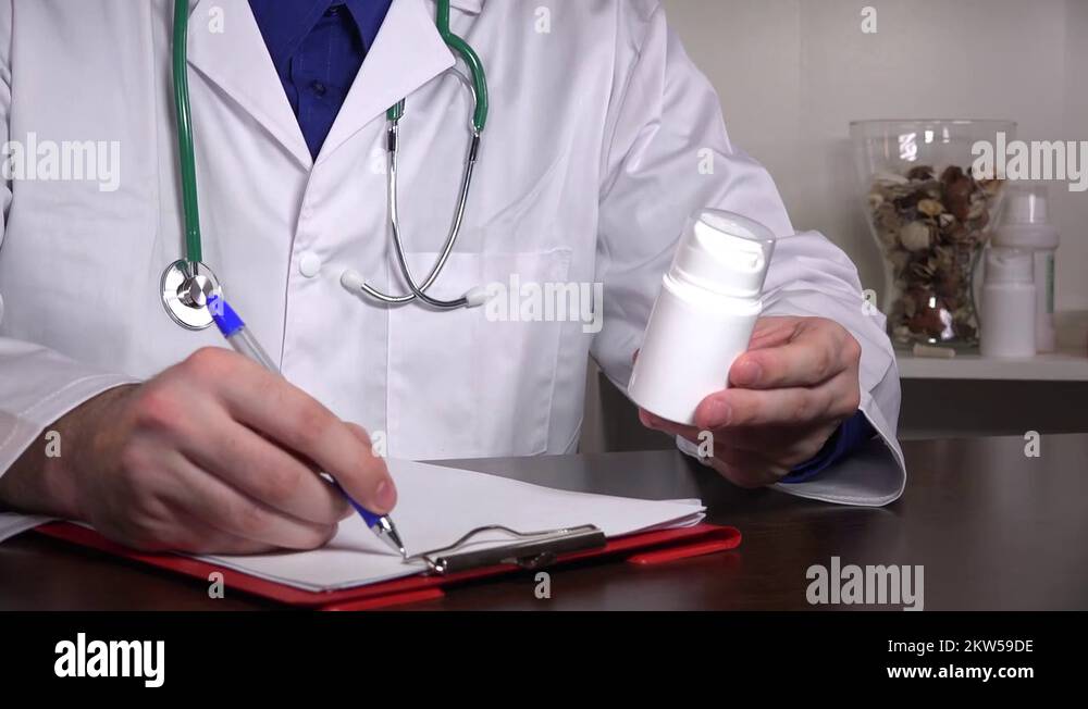 Practitioner uniform Stock Videos & Footage - HD and 4K Video Clips - Alamy