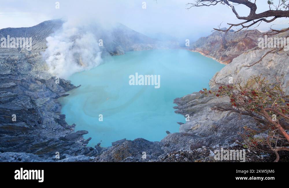 Kawah ijen volcano ijen crater and lake Stock Videos & Footage - HD and 4K Video Clips - Alamy