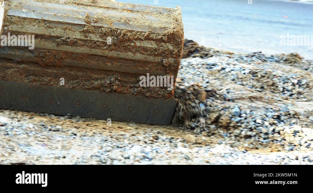 Digging soil Stock Videos & Footage - HD and 4K Video Clips - Alamy