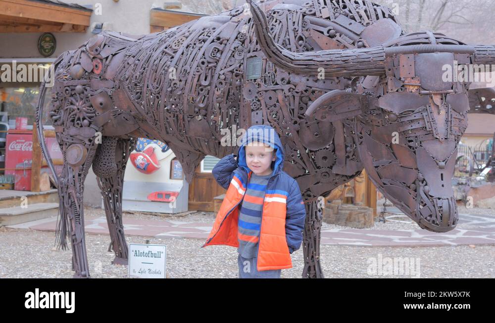 Metal standing art Stock Videos & Footage - HD and 4K Video Clips - Alamy