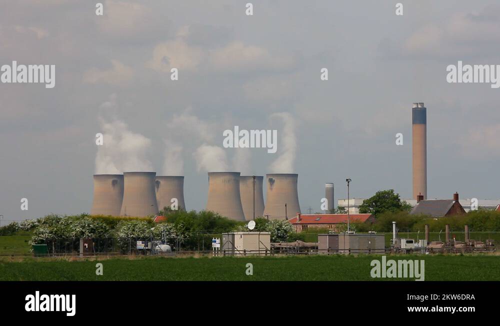 Cooling towers uk Stock Videos & Footage - HD and 4K Video Clips - Alamy