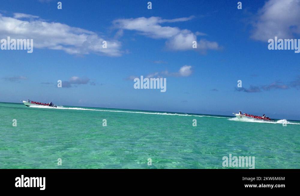Motorboats in sea Stock Videos & Footage - HD and 4K Video Clips - Alamy