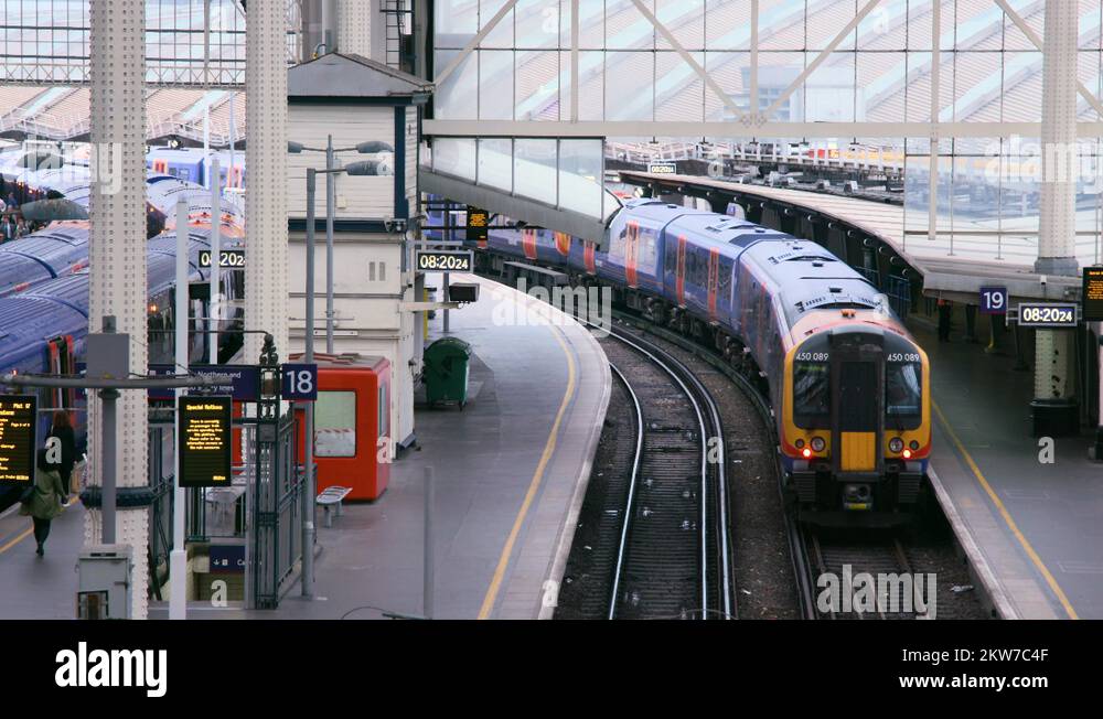Waterloo trains Stock Videos & Footage - HD and 4K Video Clips - Alamy