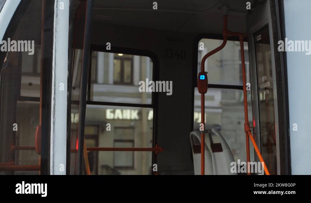 Closing tram doors Stock Videos & Footage - HD and 4K Video Clips - Alamy