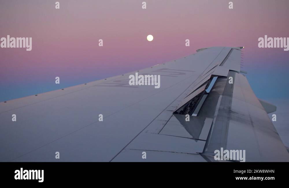 Aircraft moon Stock Videos & Footage - HD and 4K Video Clips - Alamy