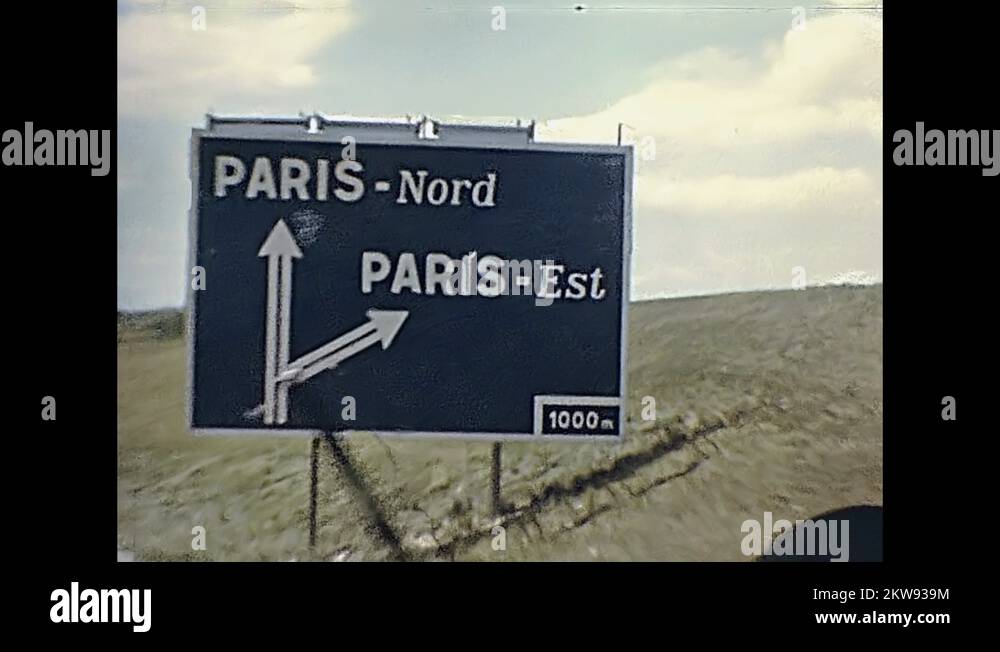 Crossroads sign Stock Videos & Footage - HD and 4K Video Clips - Alamy