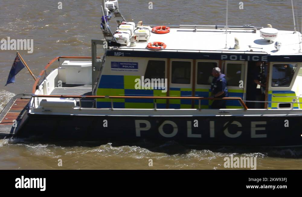 Thames launch Stock Videos & Footage - HD and 4K Video Clips - Alamy