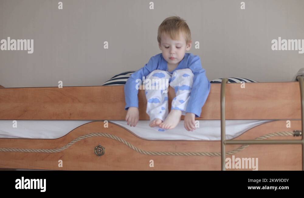 Legs hanging bed Stock Videos & Footage - HD and 4K Video Clips - Alamy