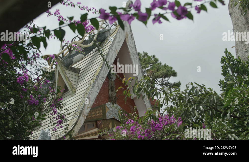 Unusual architecture Stock Videos & Footage - HD and 4K Video Clips - Alamy