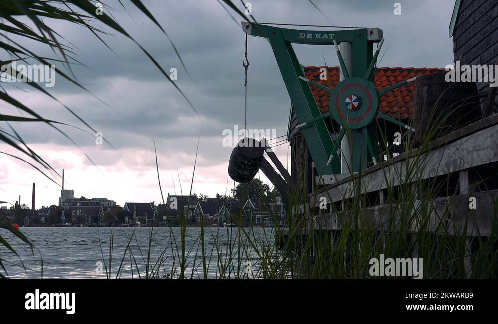 Rope barrel Stock Videos & Footage - HD and 4K Video Clips - Alamy