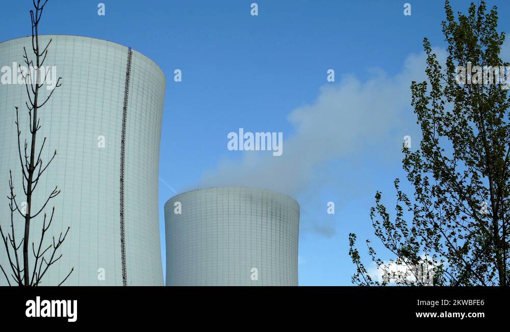 Condensation towers Stock Videos & Footage - HD and 4K Video Clips - Alamy