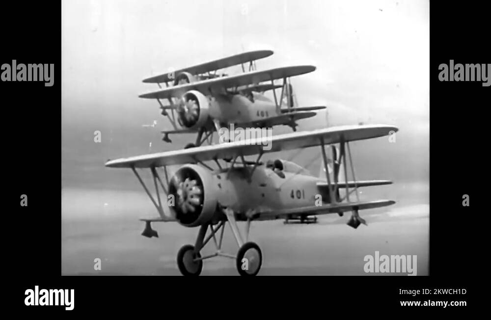 1930s aircraft stunt Stock Videos & Footage - HD and 4K Video Clips - Alamy