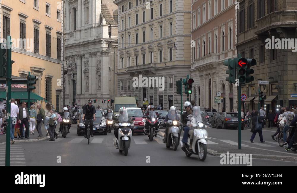 Traffic lights cycles Stock Videos & Footage - HD and 4K Video Clips ...