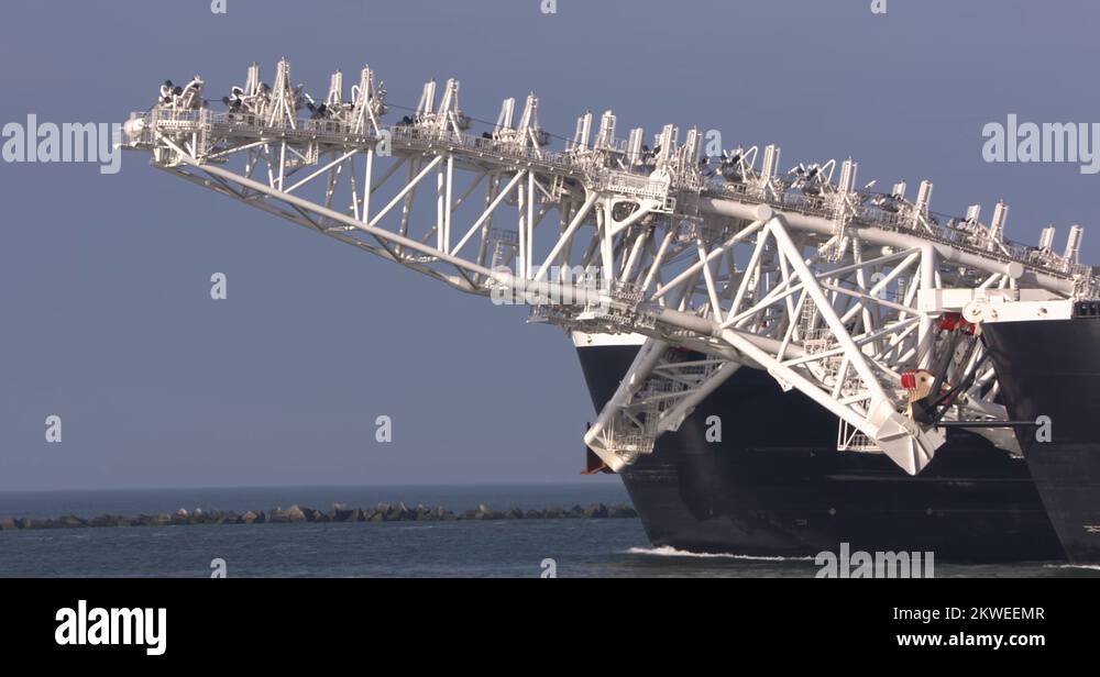 cu stinger and bow Pioneering Spirit worlds largest platform ...