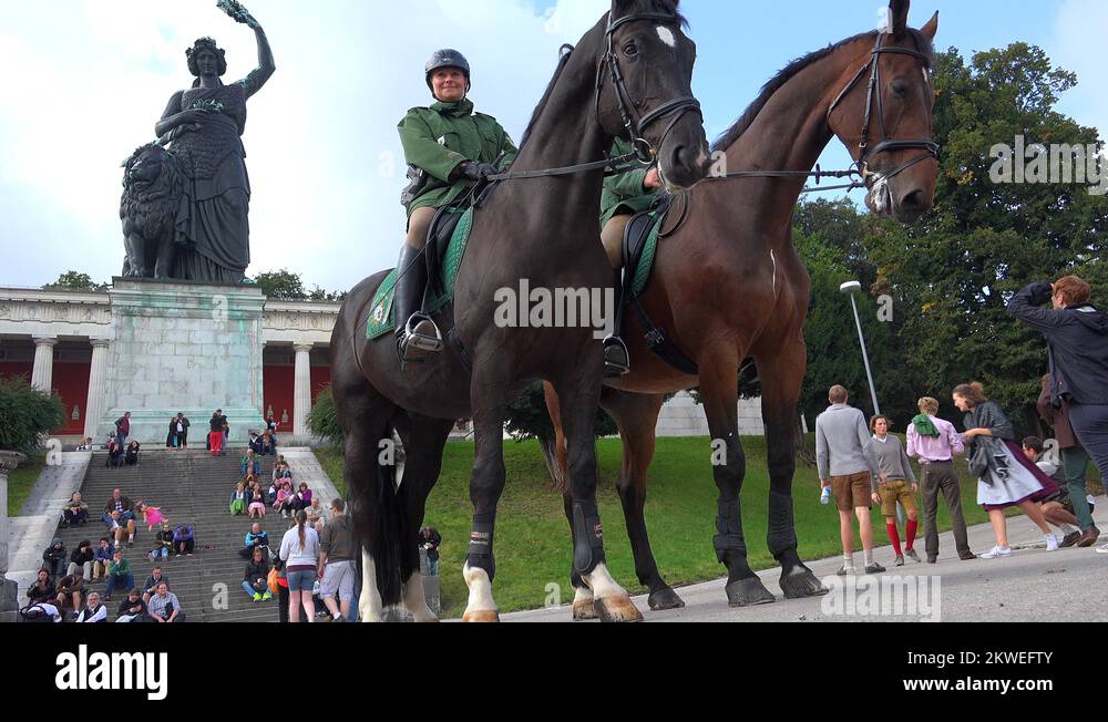 Mounted police force Stock Videos & Footage - HD and 4K Video Clips - Alamy