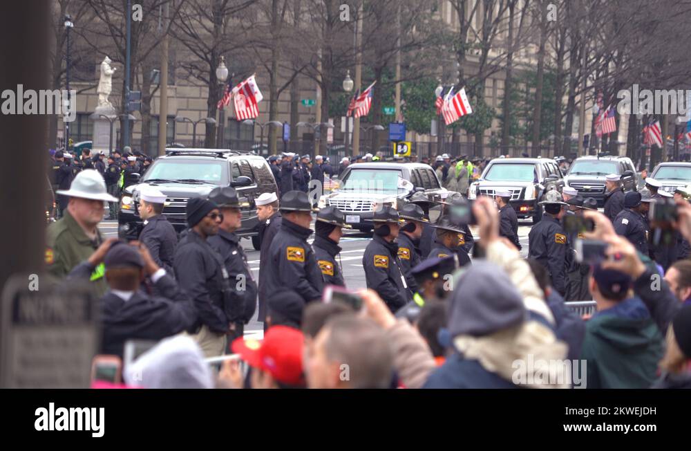 Donald trumps car Stock Videos & Footage - HD and 4K Video Clips - Alamy