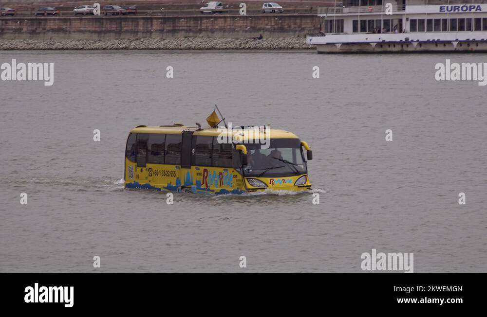 Amphibious tour bus Stock Videos & Footage - HD and 4K Video Clips - Alamy