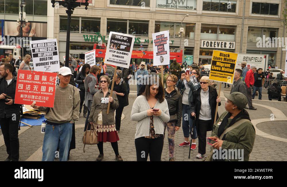 Usa protest signs Stock Videos & Footage - HD and 4K Video Clips - Alamy
