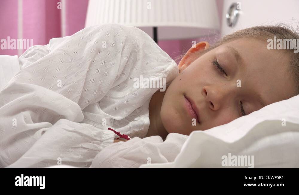 Sleeping Child Face in Bed, Little Girl Portrait Resting in Bedroom at ...