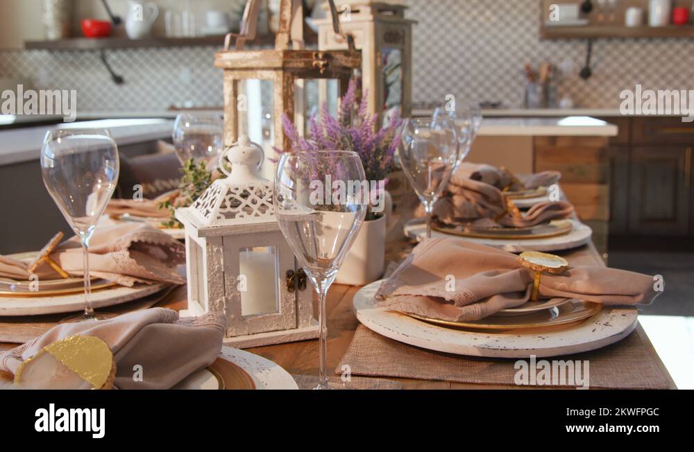 Corner setting Stock Videos & Footage - HD and 4K Video Clips - Alamy