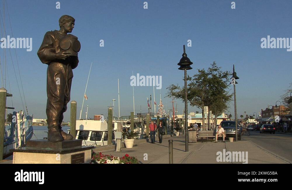 Diver statue Stock Videos & Footage - HD and 4K Video Clips - Alamy