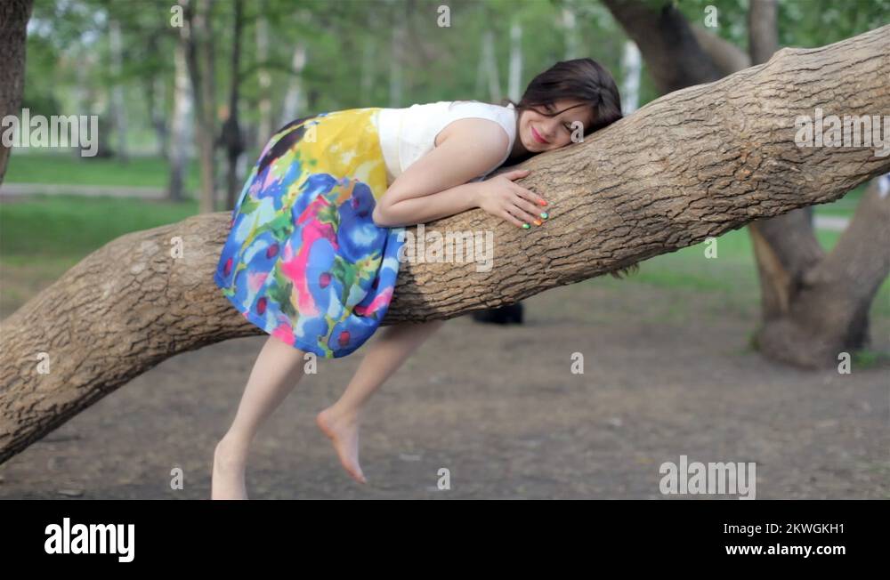 Girl legs dangling Stock Videos & Footage - HD and 4K Video Clips - Alamy