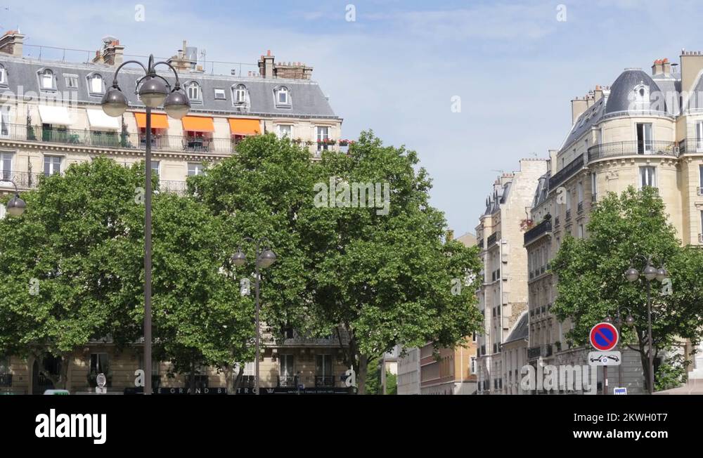 Paris green roofs Stock Videos & Footage - HD and 4K Video Clips - Alamy