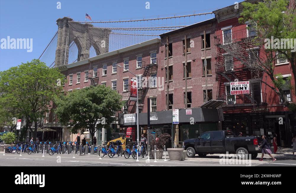 Buildings dumbo Stock Videos & Footage - HD and 4K Video Clips - Alamy