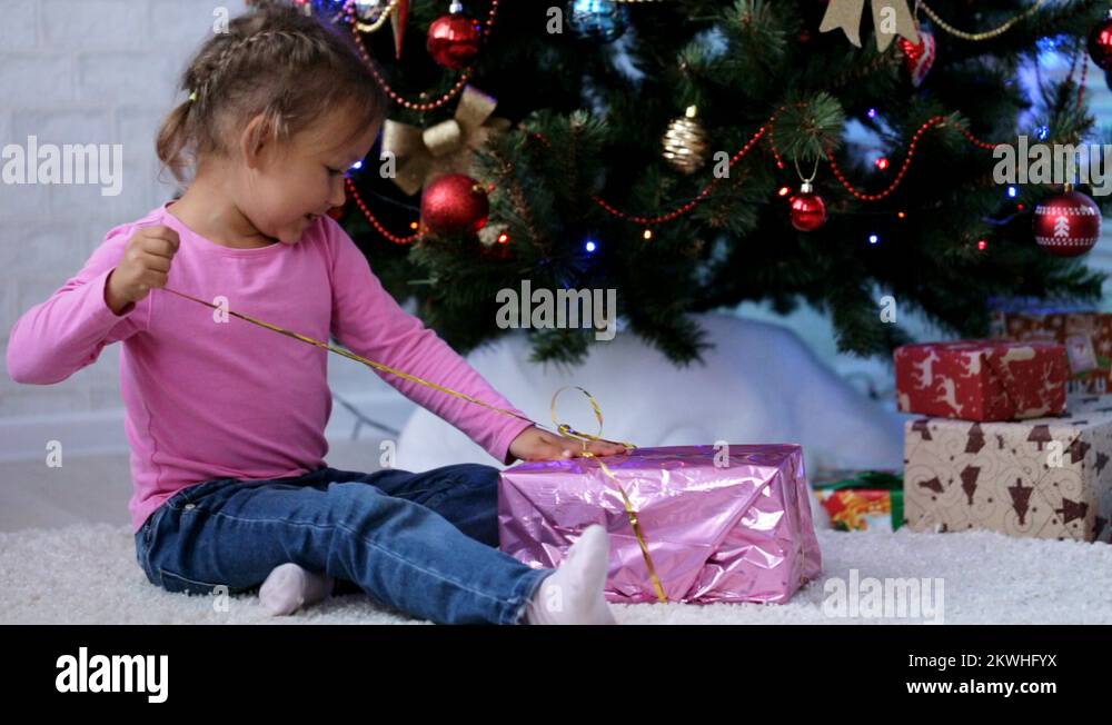 Child tearing paper Stock Videos & Footage - HD and 4K Video Clips - Alamy