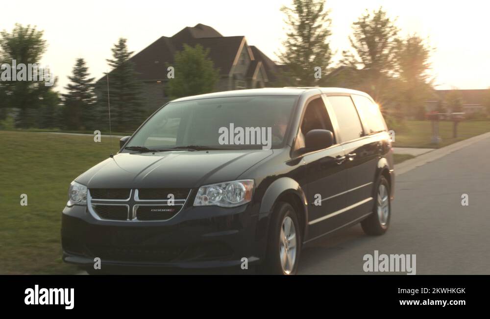 Minivan Stock Videos & Footage - HD and 4K Video Clips - Alamy
