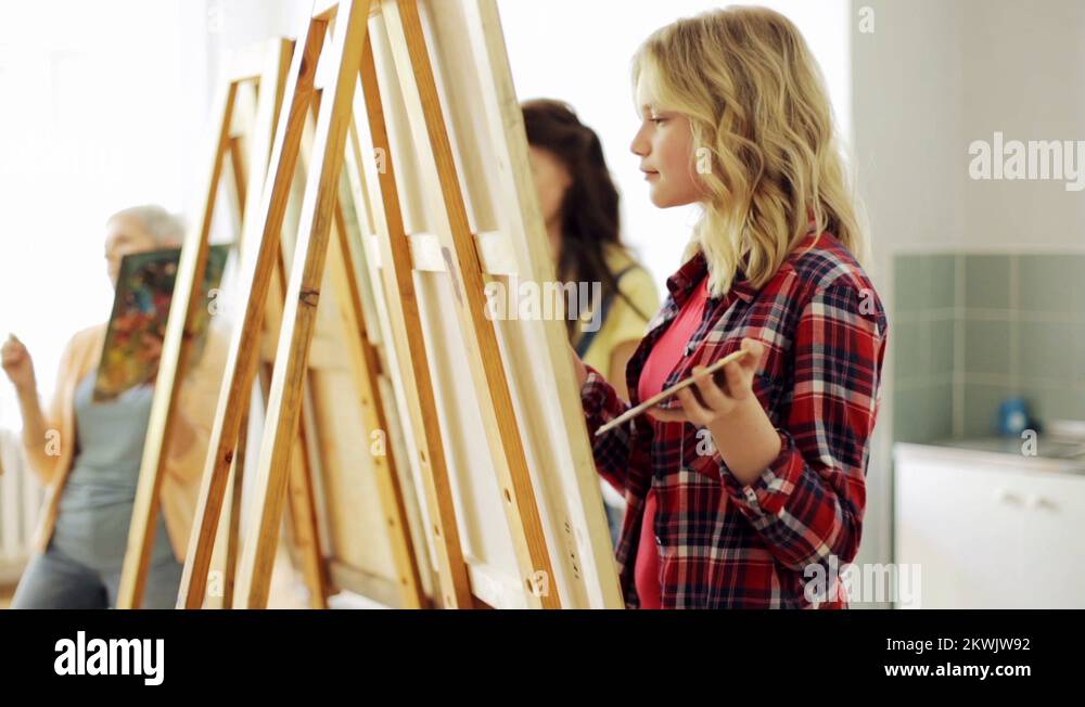 Studio art school Stock Videos & Footage - HD and 4K Video Clips - Alamy