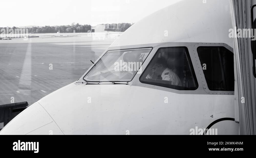 Cockpit co pilot commercial Stock Videos & Footage - HD and 4K Video ...