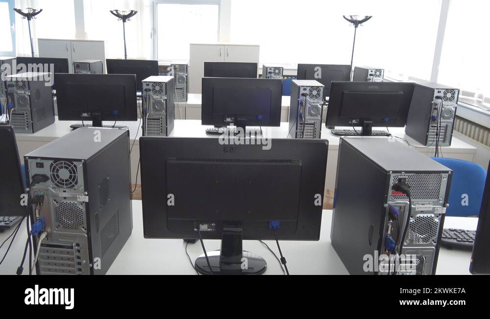 Computer room Stock Videos & Footage - HD and 4K Video Clips - Alamy