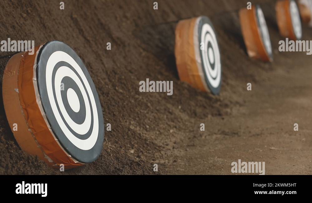 Traditional targets Stock Videos & Footage - HD and 4K Video Clips - Alamy