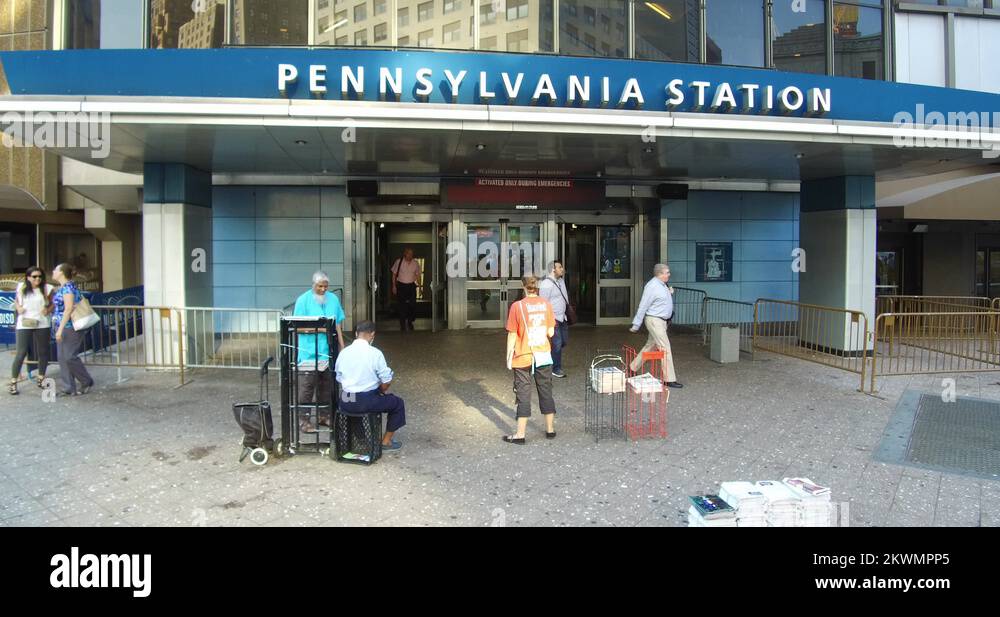 Lirr sign Stock Videos & Footage - HD and 4K Video Clips - Alamy