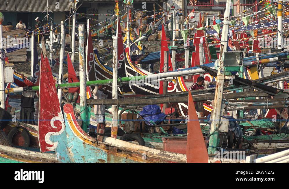 Traditional vessels Stock Videos & Footage - HD and 4K Video Clips - Alamy