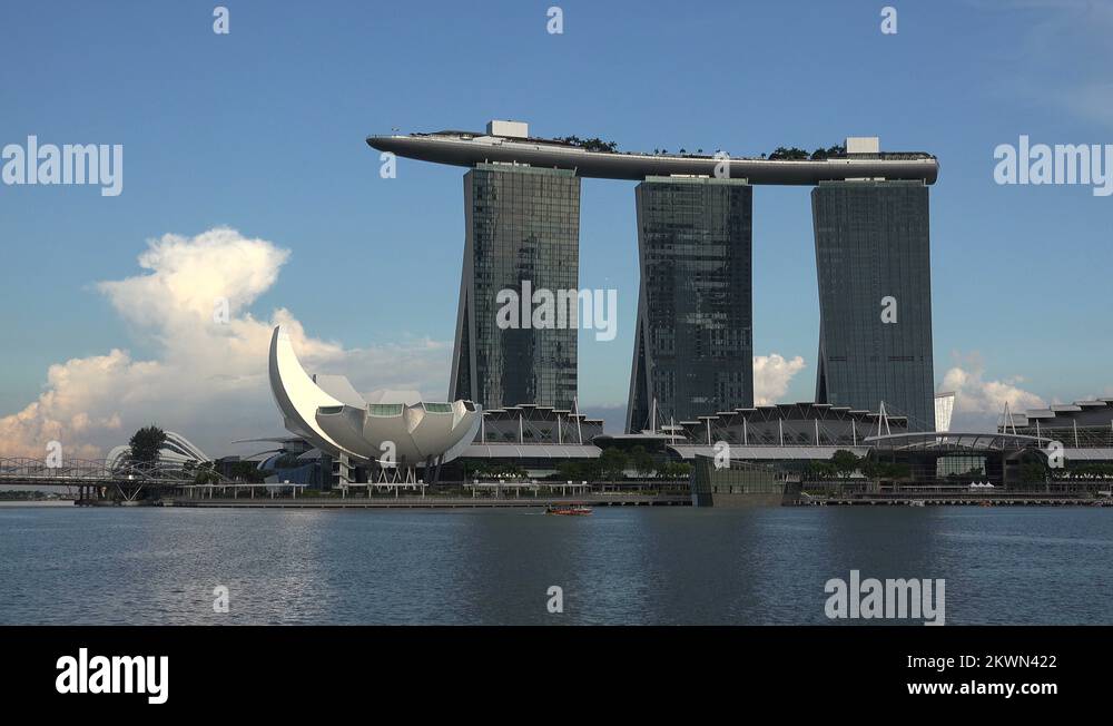 Lotus flower art science museum and Marina Bay Sands hotel Singapore ...