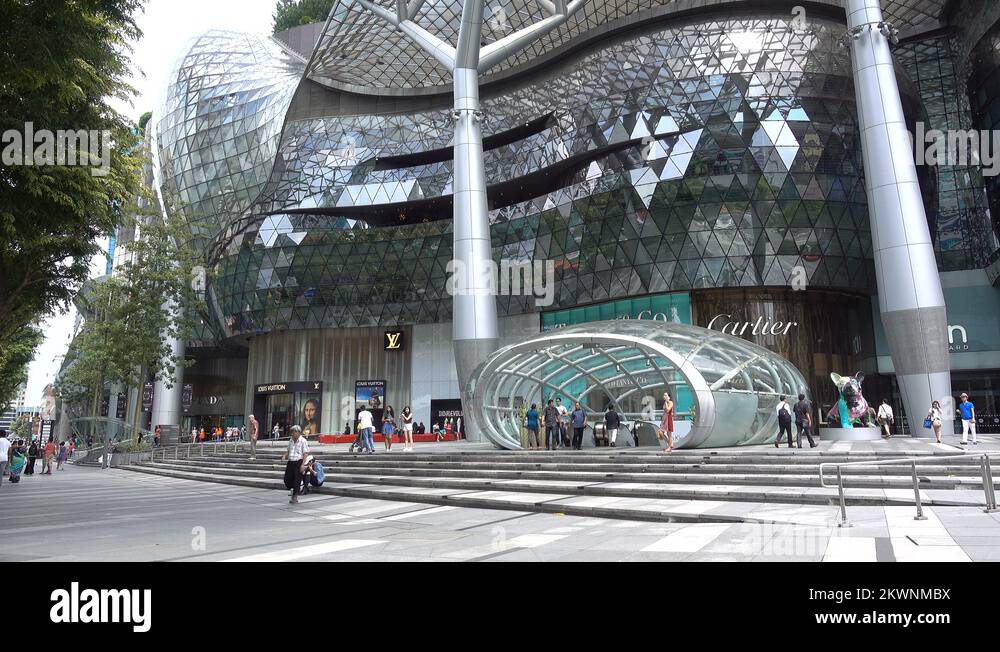 Metro shopping mall Stock Videos & Footage - HD and 4K Video Clips - Alamy