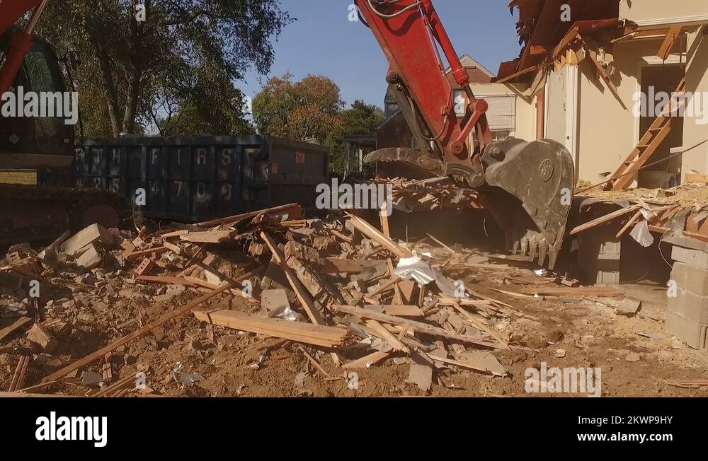 Ground scraping Stock Videos & Footage - HD and 4K Video Clips - Alamy