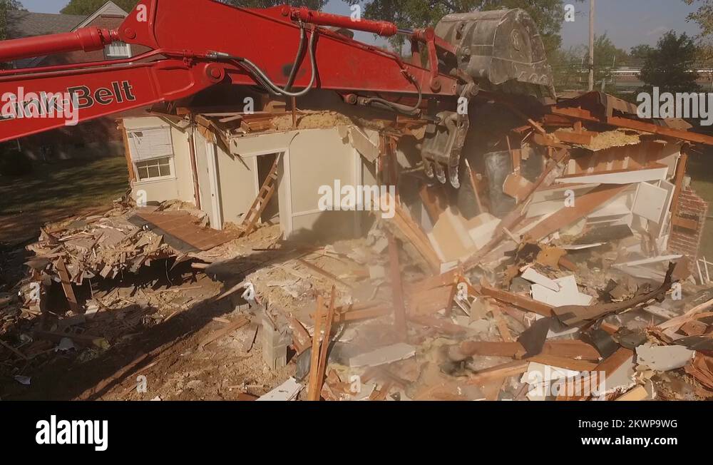 Excavator demolishing house Stock Videos & Footage - HD and 4K Video ...
