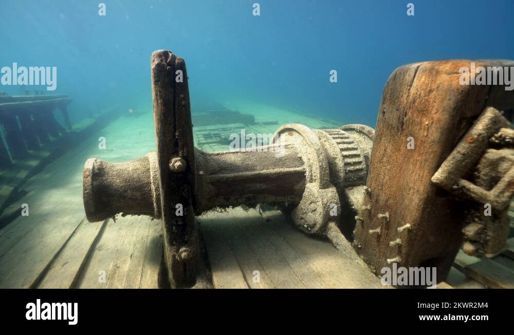 Fathom 5 Underwater Park, Tobermory Canada - Shipwreck-The Sweepstakes ...