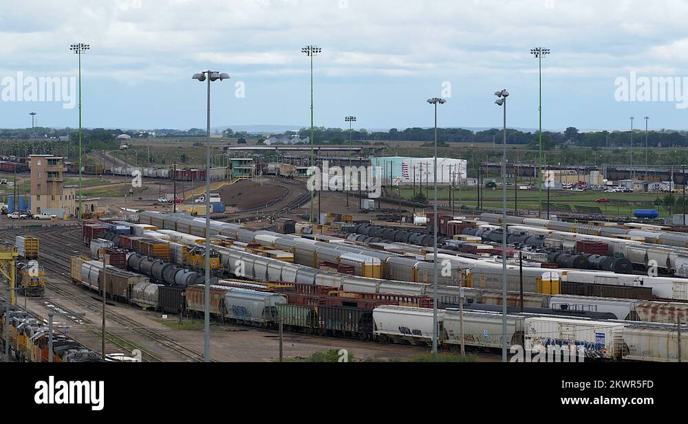 Bailey Yard time lapse of the hump yard. World's largest classification ...